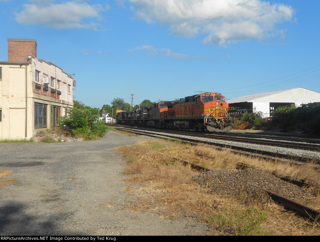 BNSF 4355, BNSF 5080, NS 9028, NS 9901, NS 7569 & UP 4585